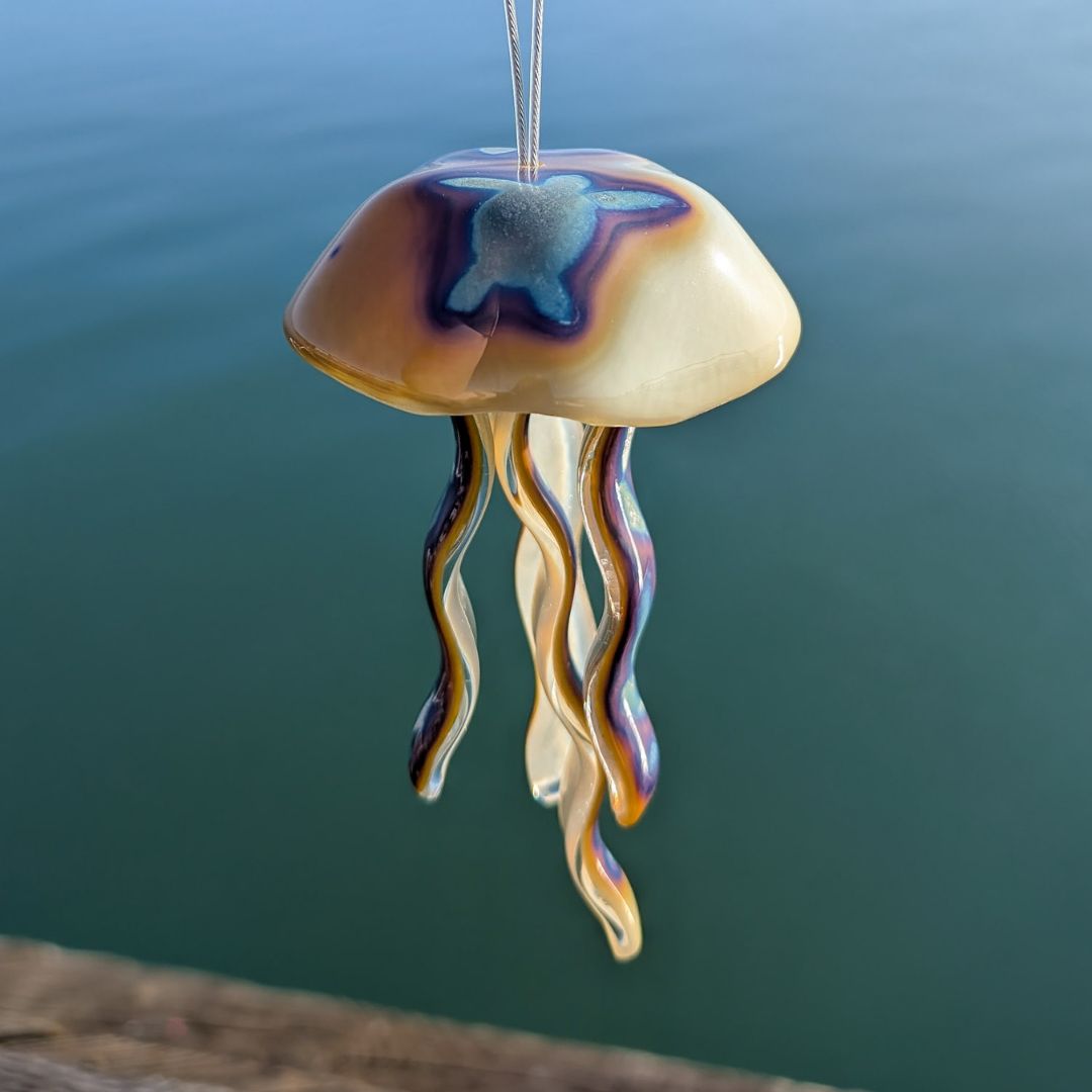 Small Hanging Jellyfish - Baby Tyrtle – Museum of Glass