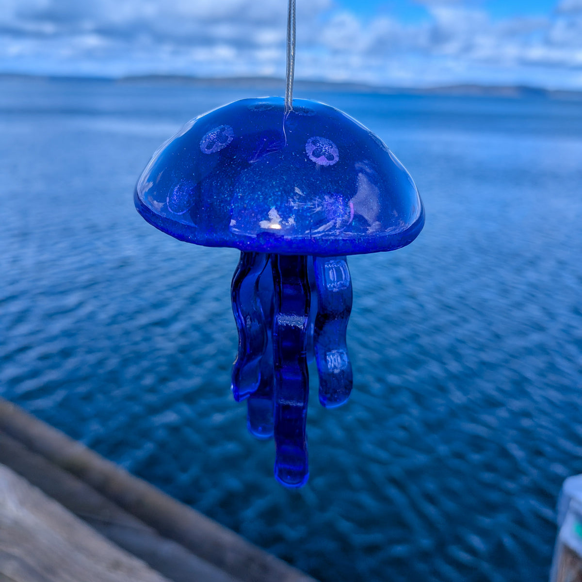 Hanging Jellyfish - Zyon w/ Spots – Museum of Glass